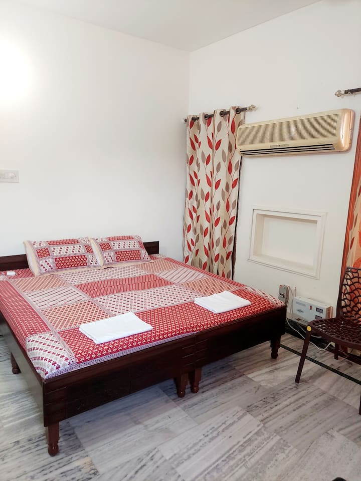 Single Spacious Room On 2nd Floor With Terrace - Sahibzada Ajit Singh Nagar