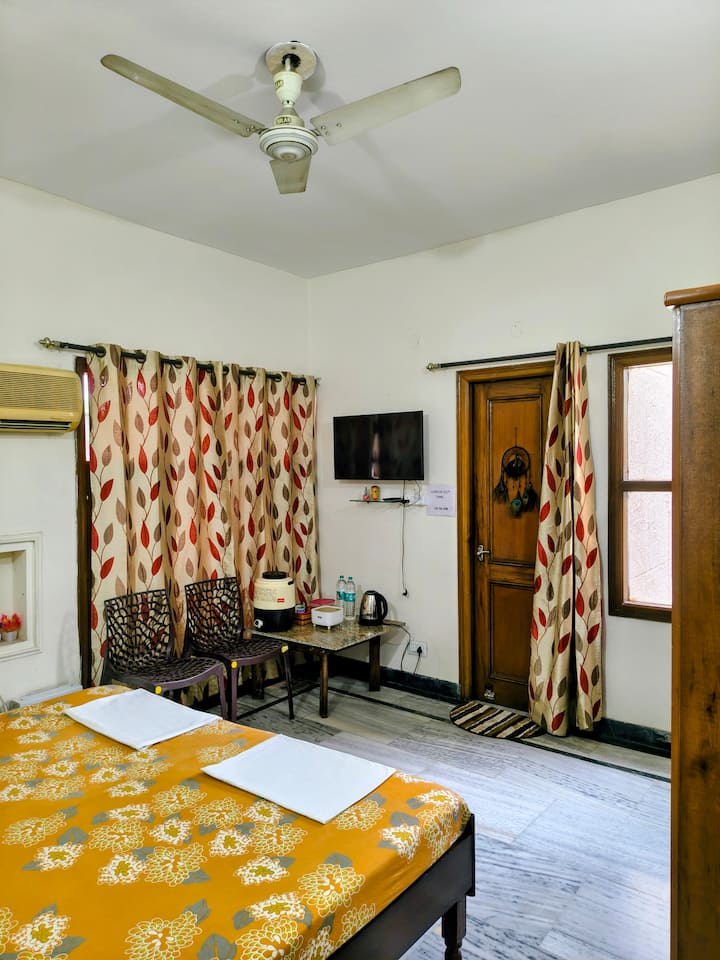 Second Floor's Single Spacious Room With Terrace - Sahibzada Ajit Singh Nagar