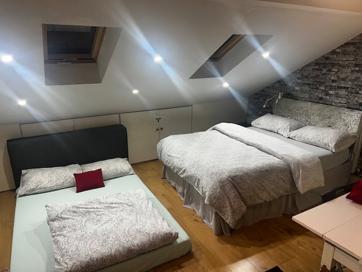 Airy New Beautiful Studio Near Tube Near Westfield - London