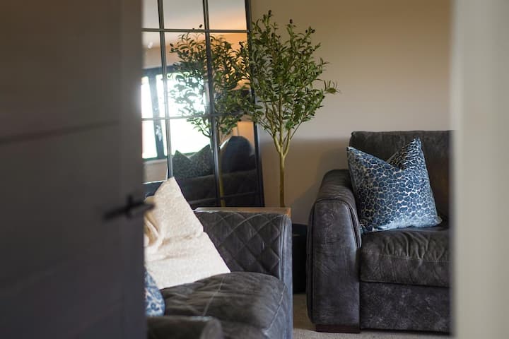 Northstone House - 3 Storey 6 Bed With Hot Tub - Clitheroe