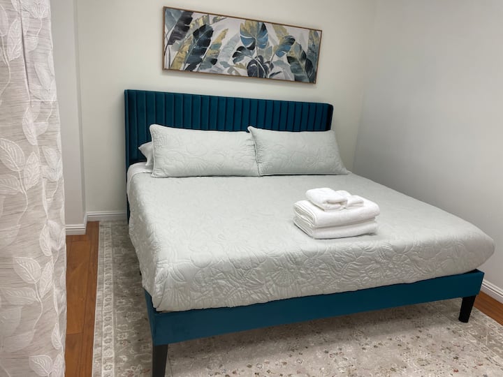 Doho Suites - 3 Bedroom W/ Lr - Honolulu, HI