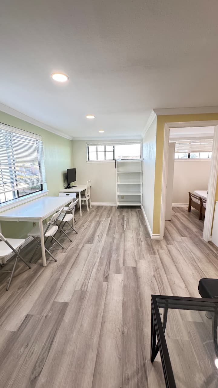Cozy Unit With Ac And Wi-fi - Orange County, CA