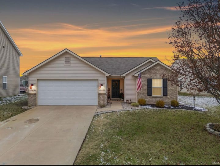 Charming Sweet Cozy Ranch Style House - Fort Wayne, IN