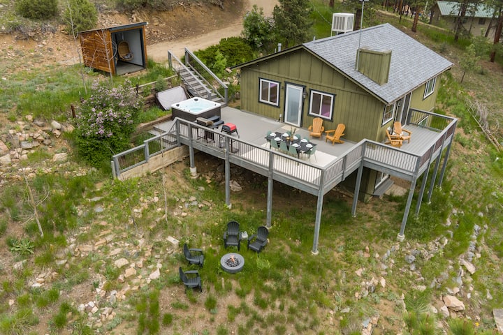 Mtn Paradise: Cuddle Cabin, Hottub,  Sauna & Views - Colorado