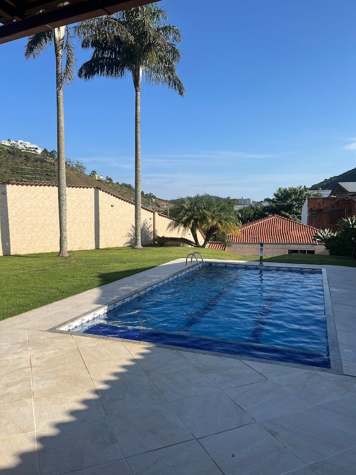 Casa  Aconchegante Com Piscina - - Juiz de Fora
