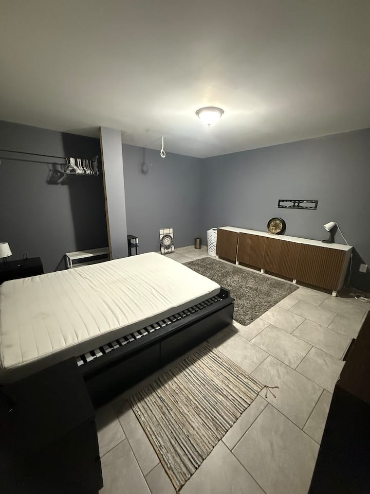 Spacious Modern Private Room - Stony Brook, NY