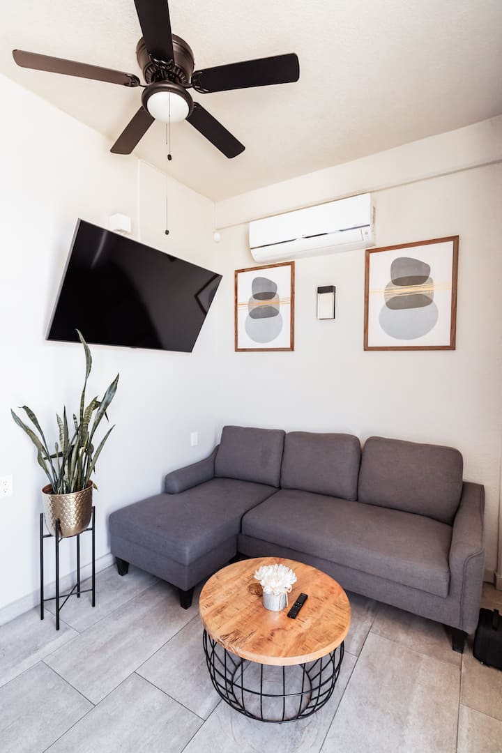 1 King Bed Downtown Ensenada - Ensenada