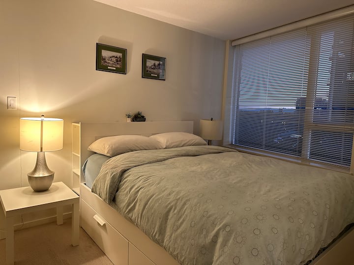 Near Center 1bed 1bath Apartment - Delta