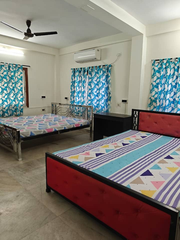 4 Bedroom 3 Bathroom Fully Ac Pvt Upto 14 People - Kolkata