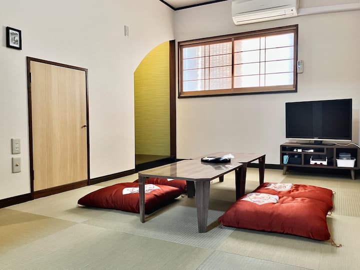 Usj & Tsutenkaku/entire Japanese Home/sleeps 8 - Ōsaka