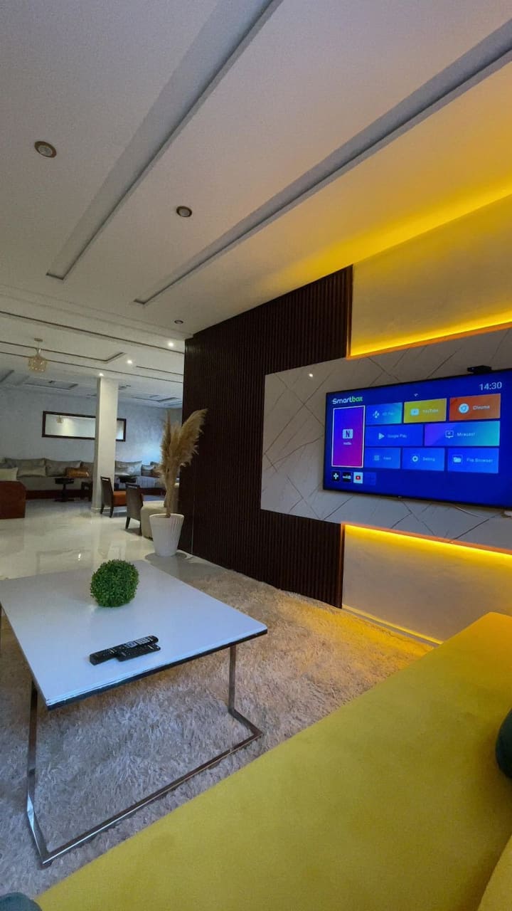 شقة كبيرة تبعد عن الشاطئ ب 5 دقائق بالسيارة. - Agadir