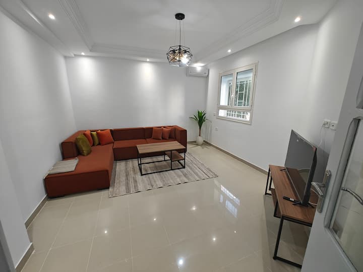 Bel Appartement Rez De Chaussée Calme Et Rénové - Tunis