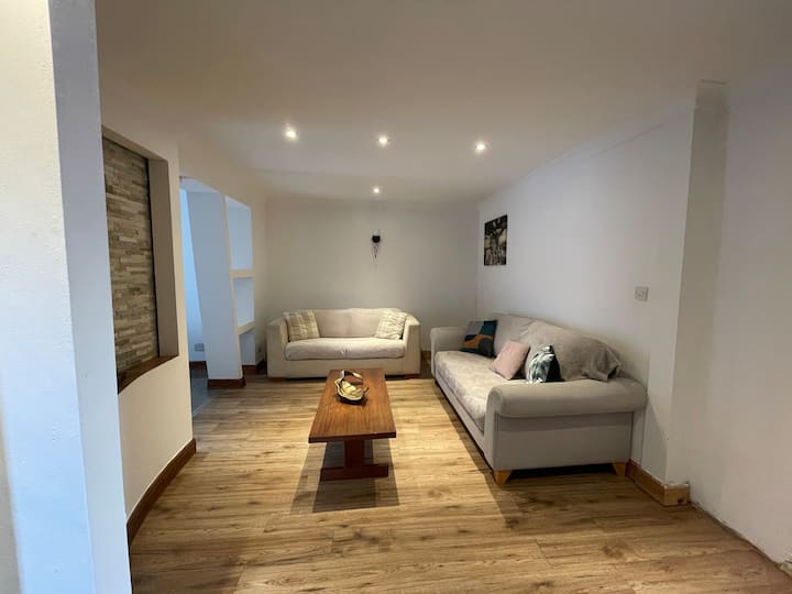 Beautiful, Home Away From Home! - Stevenage