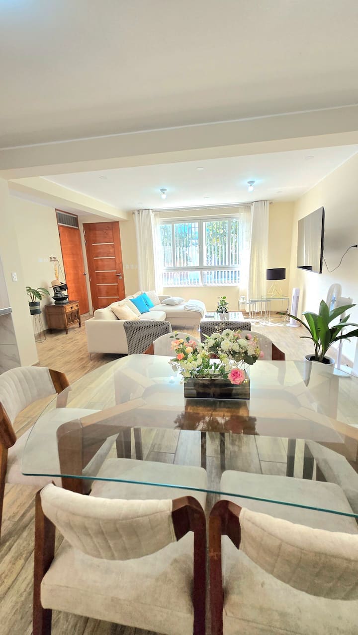 Casa De Estreno En Huacachina Con Cochera - Ica