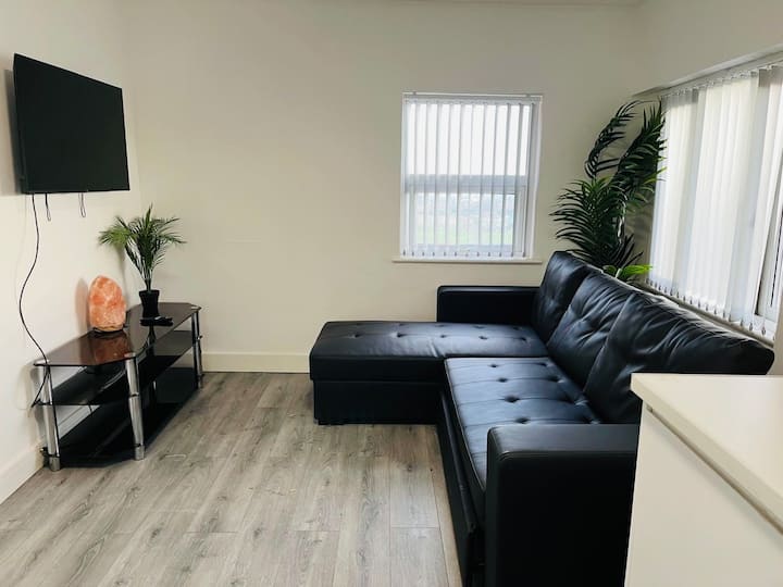 Cosy&modern, Free Parking,wi-fi - Birkenhead