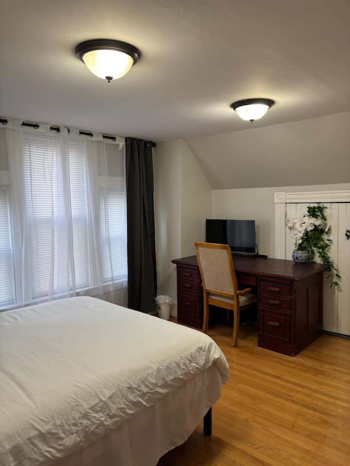 Quiet, Nice Down Town One Bedroom Suit #3 - Framingham, MA