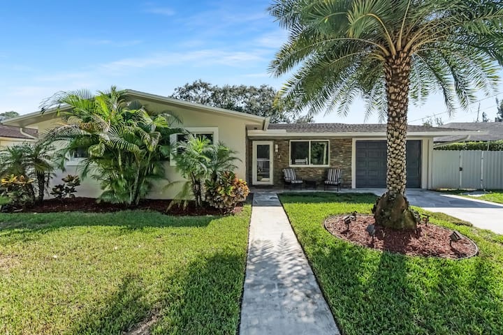 Rj Home Away From Home Llc - Miami Gardens, FL