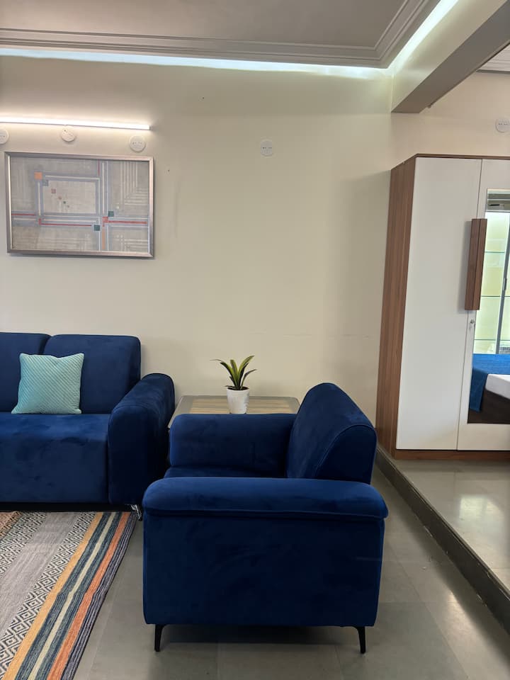 Chic Row House With Cozy Backyard - In Kothrud. - Pune