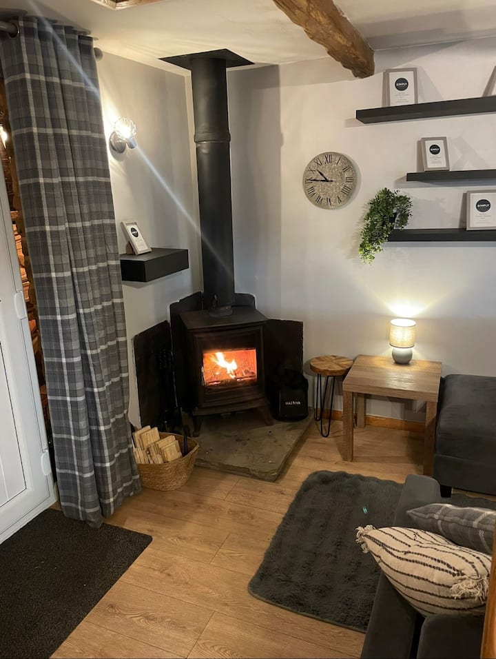 Characterful Cottage Apartment. - Bury