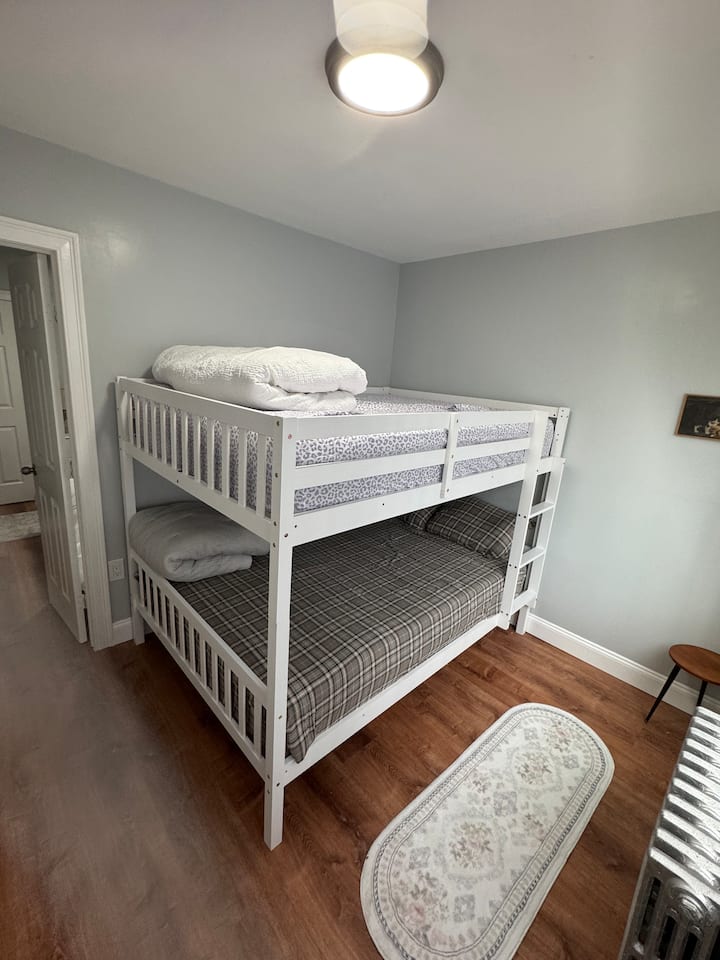 Cozy 2-br Apt Near Jfk – Modern - Queens, NY