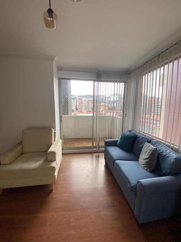 Cómoda Suite - Con Balcón En República Salvador - Quito (Ecuador)