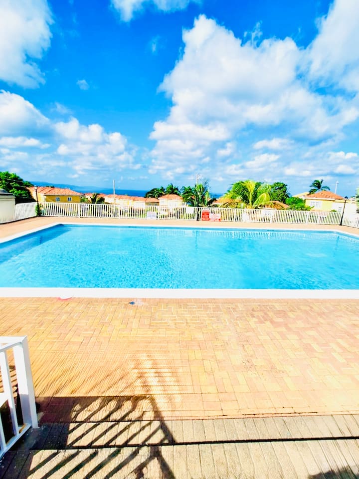Secure 2br In Gated Mango Walk –Near Airport&beach - Montego Bay