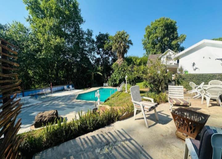 2 Bedroom
& Kitchenette & Pool - Hilton