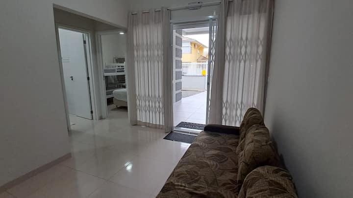 Casa Pertinho Da Praia. - Itapoá
