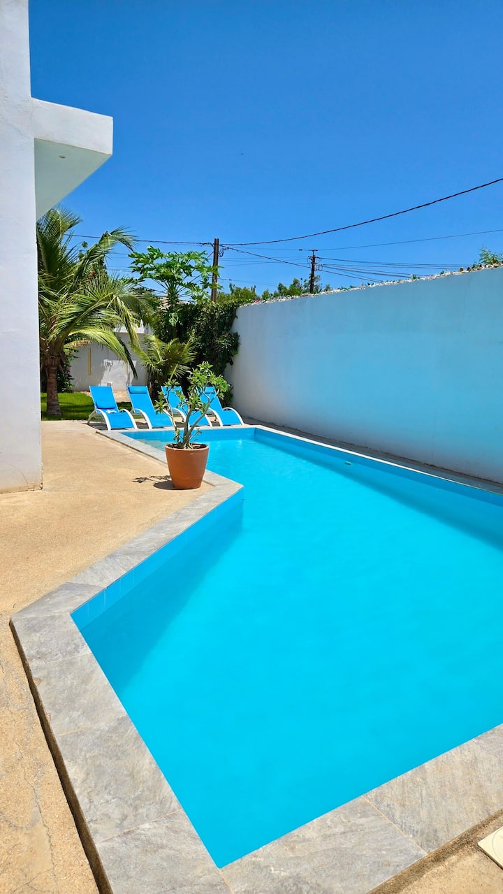 Villa Avec Piscine, Proche Mer - Senegal