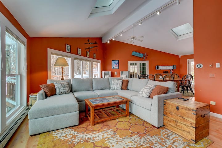 Spacious North Conway Village Home In The Trees - North Conway, NH
