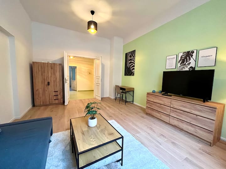 Familienfreundliche Wohnung Mit Pkw-stellplatz - Leipzig