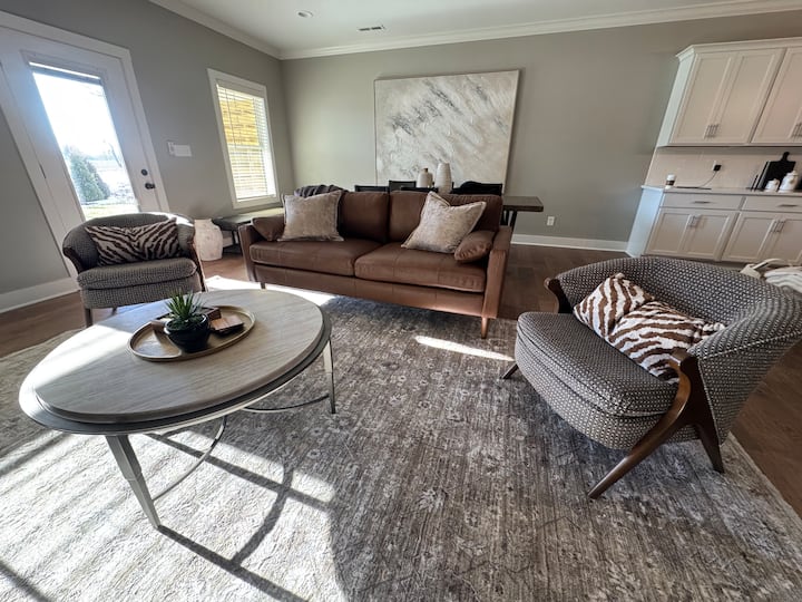 Spacious, Serene Home + Fire Pit - Bowling Green