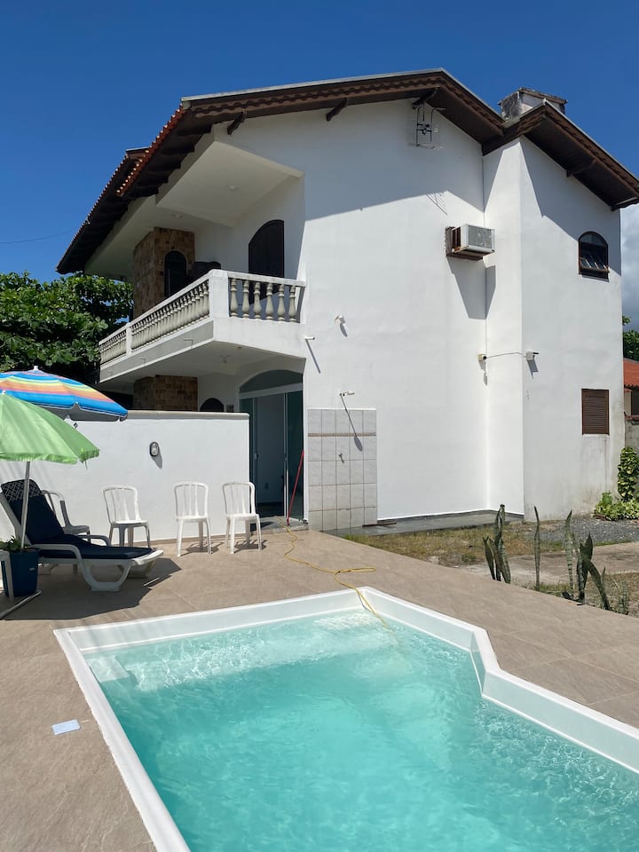 Esquina Da Praia Casa Com Piscina Aquecida - Itapoá