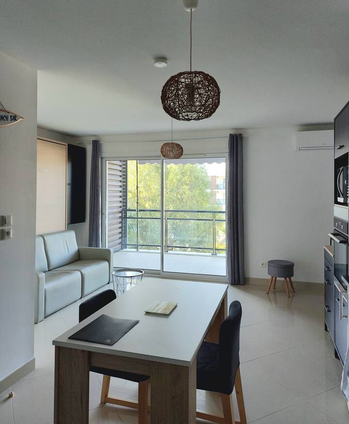 Grand Studio Dans Résidence Calme 300m De La Plage - Gruissan