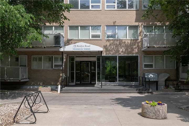 The Village Gem - Winnipeg