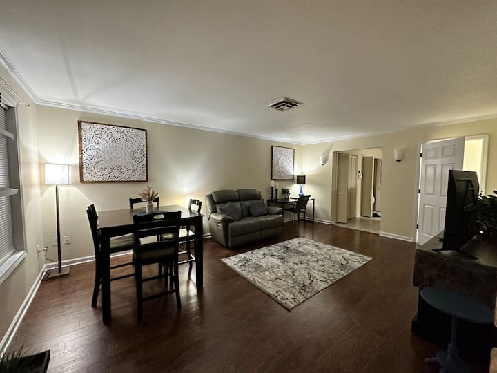 2 Bedroom Near Bristol Raceway - 브리스톨