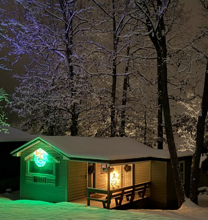 Whispering Pines 2br, Wi-fi Christmas Special - Ghent, WV