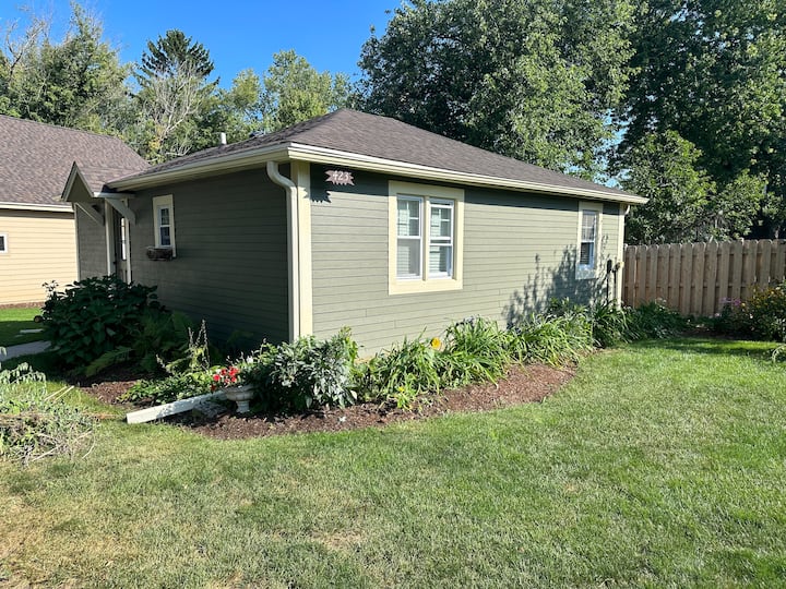 Cute Guesthouse In Oconomowoc - Mud Lake, Oconomowoc