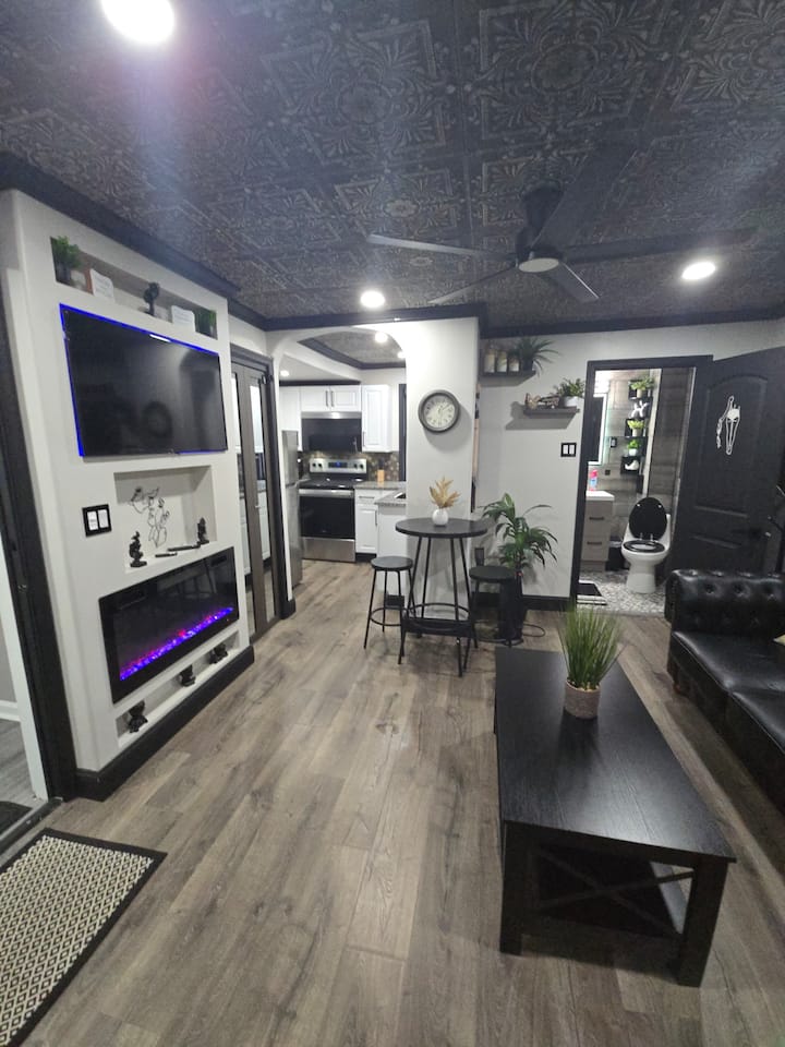 Penthouse Suite Philadelphia Suburb #3 - Folsom, PA