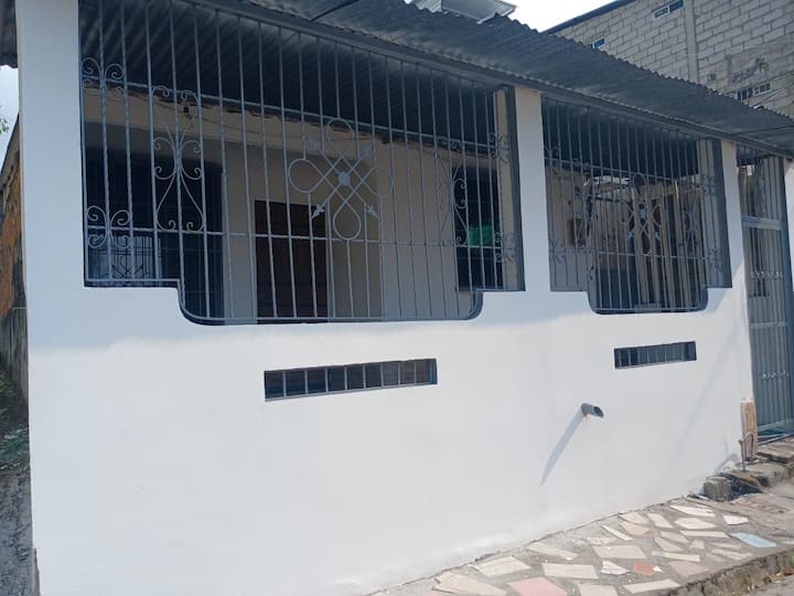 Alquiler De Casa Familiar - Esmeraldas