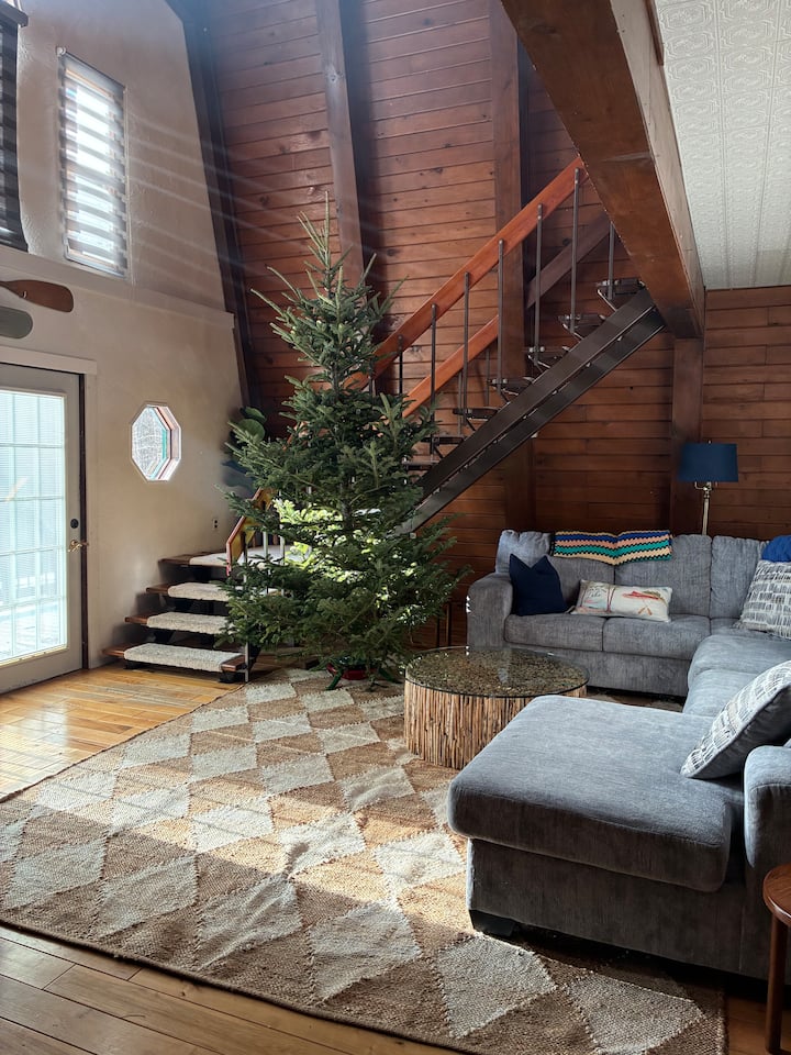 Serene Chalet | Walk To The Lake | Arcade Room - Falls Creek, PA