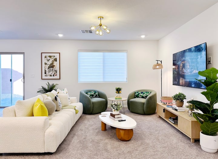 5br 8 Beds Retreat •Pool Table Fun•near Strip - Las Vegas, NV