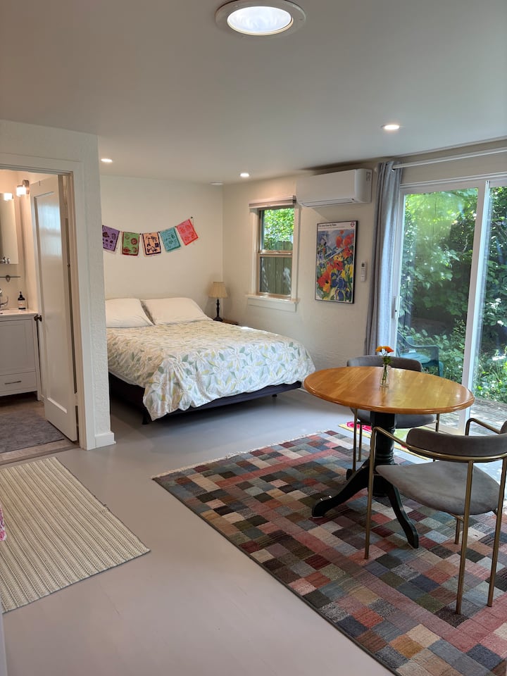 Sweet Little Studio-3 Blocks To Uofo/hayward Field - Eugene, OR
