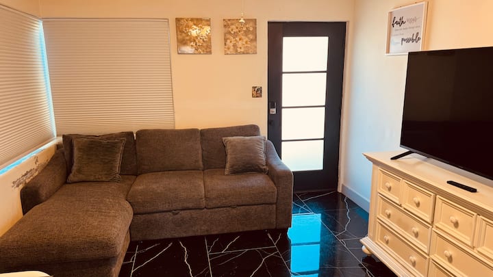 #2 Chic And Cozy Getaway - Phoenix, AZ