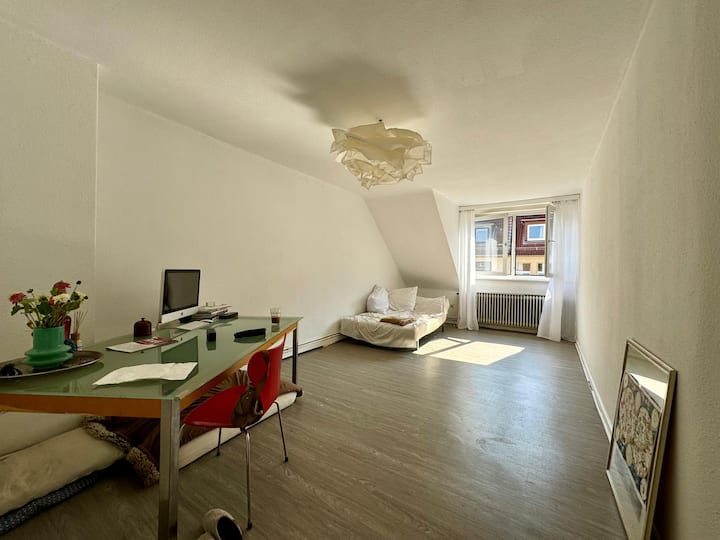 Schöne Dachgeschosswohnung - Hannover