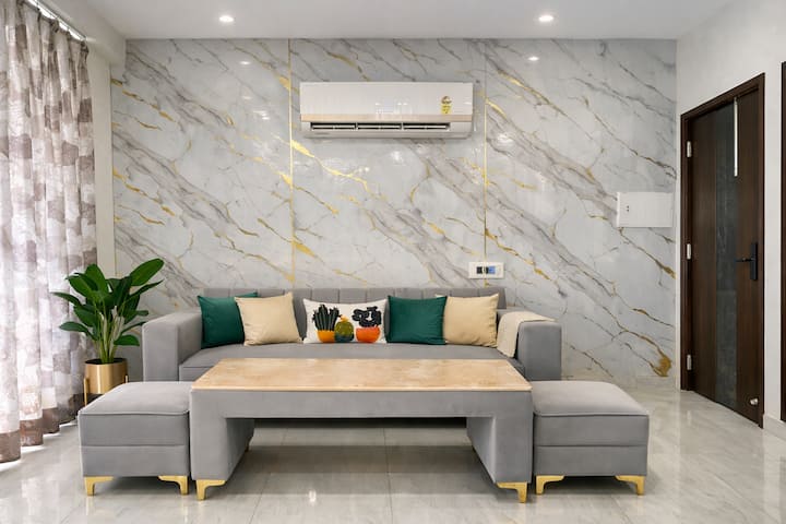 Modern Cozy Retreat | Near Airport• Ac • Fast Wifi - Zirakpur