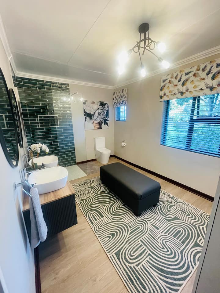 Stay @ Delaware Lynnwood Central Modern Flat! - Pretoria
