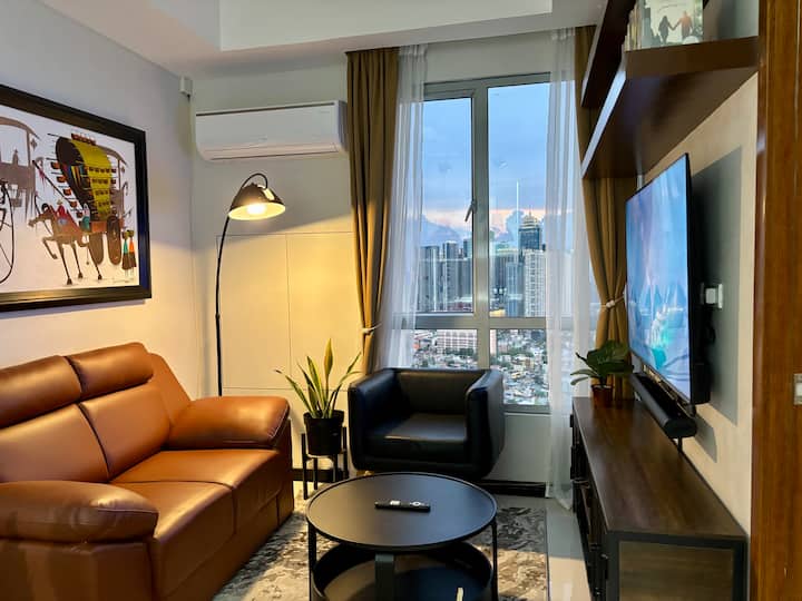 Condo Near Bgc/ortigas | Free Pool, Gym, City View - Makati