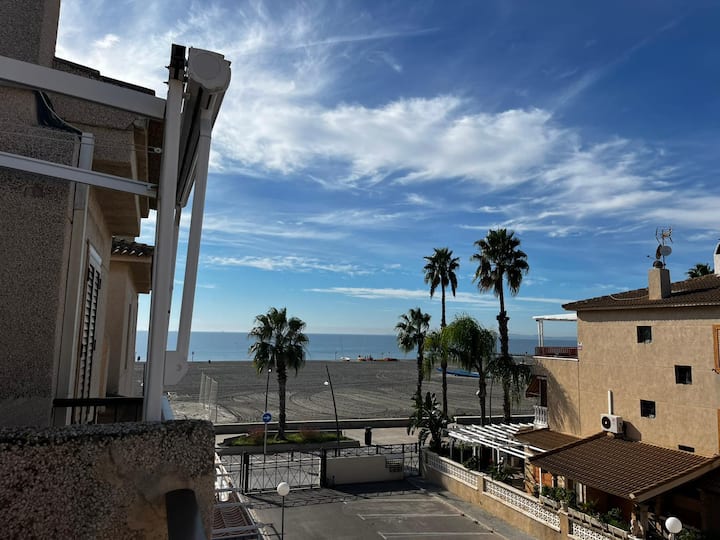 Beachfront Triplex With Terraces And Sea Views - Santa Pola