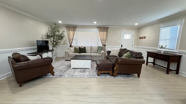 Serene Ranch Conveniently Located In Ardmore Area. - Winston-Salem, NC